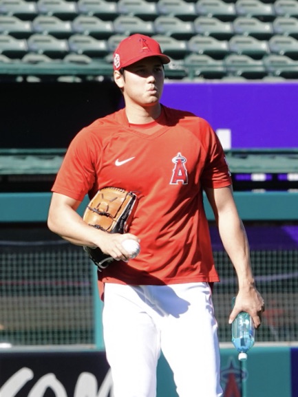 Full Count Mlb取材班 On Twitter エンゼルス・大谷翔平選手⚾️ キャッチボール後にベンチに戻る際の写真です📷 ここでもスプリットの握りをしているんですね👀 それにし