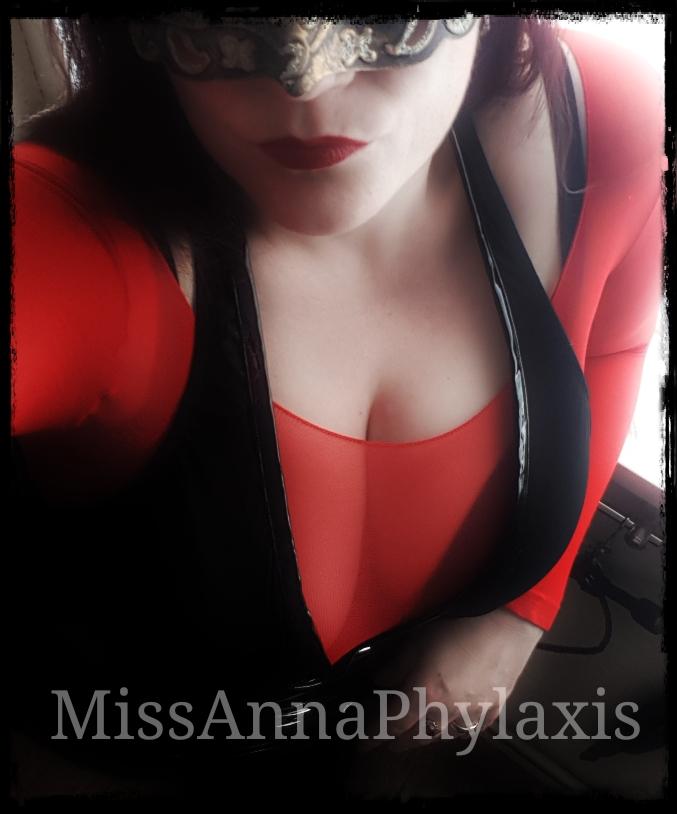 MissAnnaPhylaxis 🔞 on Twitter: "Why don't you check out My private gallery? https://refer ...