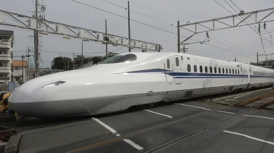 つるてか on Twitter: "2023/3/27~3/28 N700S J40編成 構内移動&構内試運転 ピカピカでした。今日の入りでやけに人が多いなと感じましたが、キハ85系廃車回送 ...