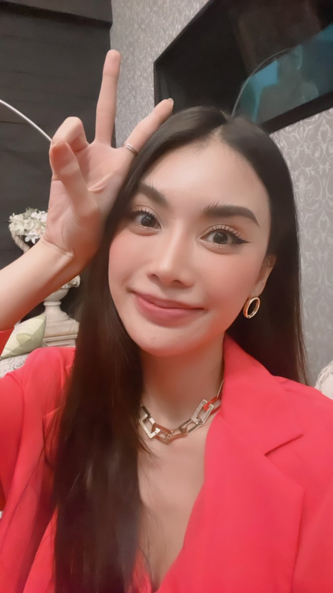 Chompoo Pinkiiz on Twitter: "ฮะ หนูอยู่นี่!!! 😜🤪 #ชมพูอทิตา #ChompuAthita"