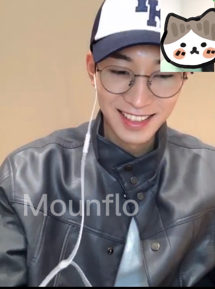 🐶🐱유닛 on Twitter: "he's so cute today!! 🥹🥹🥹🥹 🔗https://m.weibo.cn/detail/4884290268037361…"