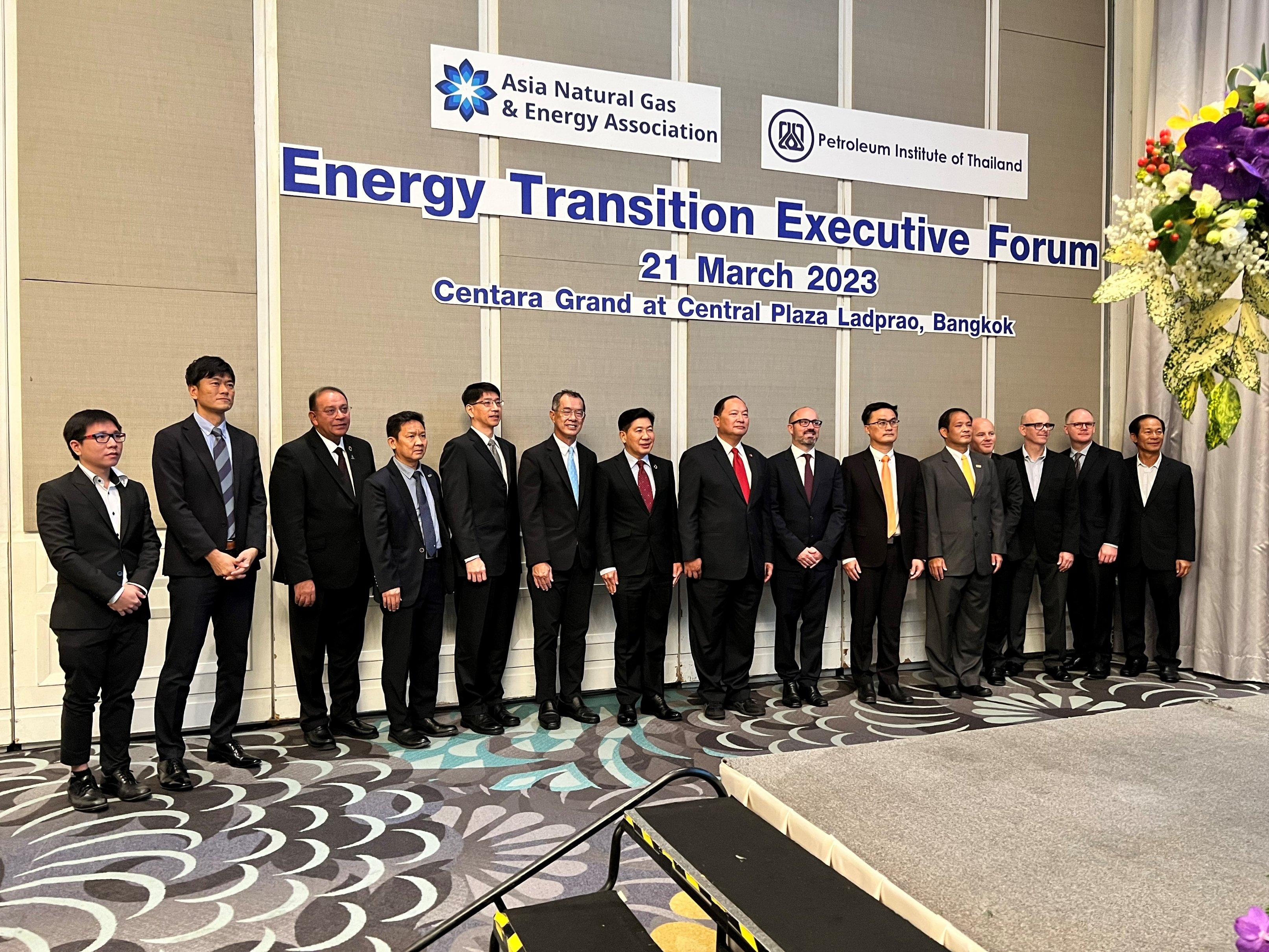 ExxonMobil Thailand on Twitter: "Donald Koh ที่ปรึกษาการพัฒนาธุรกิจ ExxonMobil Low Carbon ...