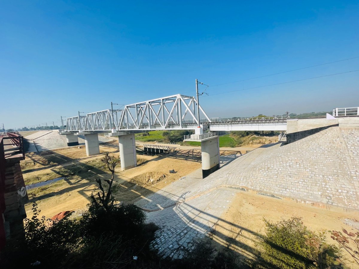 Indian Railway News on Twitter: "RT @RailMinIndia: Mathura-Jhansi 3rd Line🛤️ Project (274Km) 📈 ...