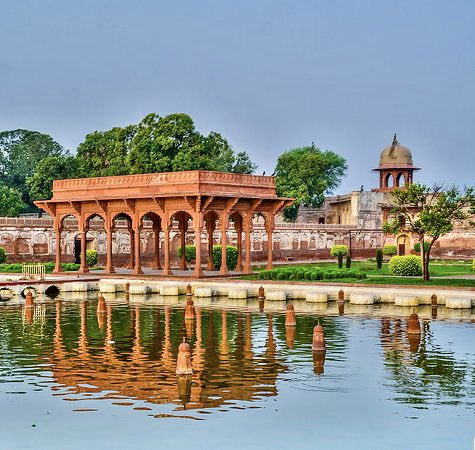 Designed to imitate the heavens, Islamic gardens are lush oases of ...
