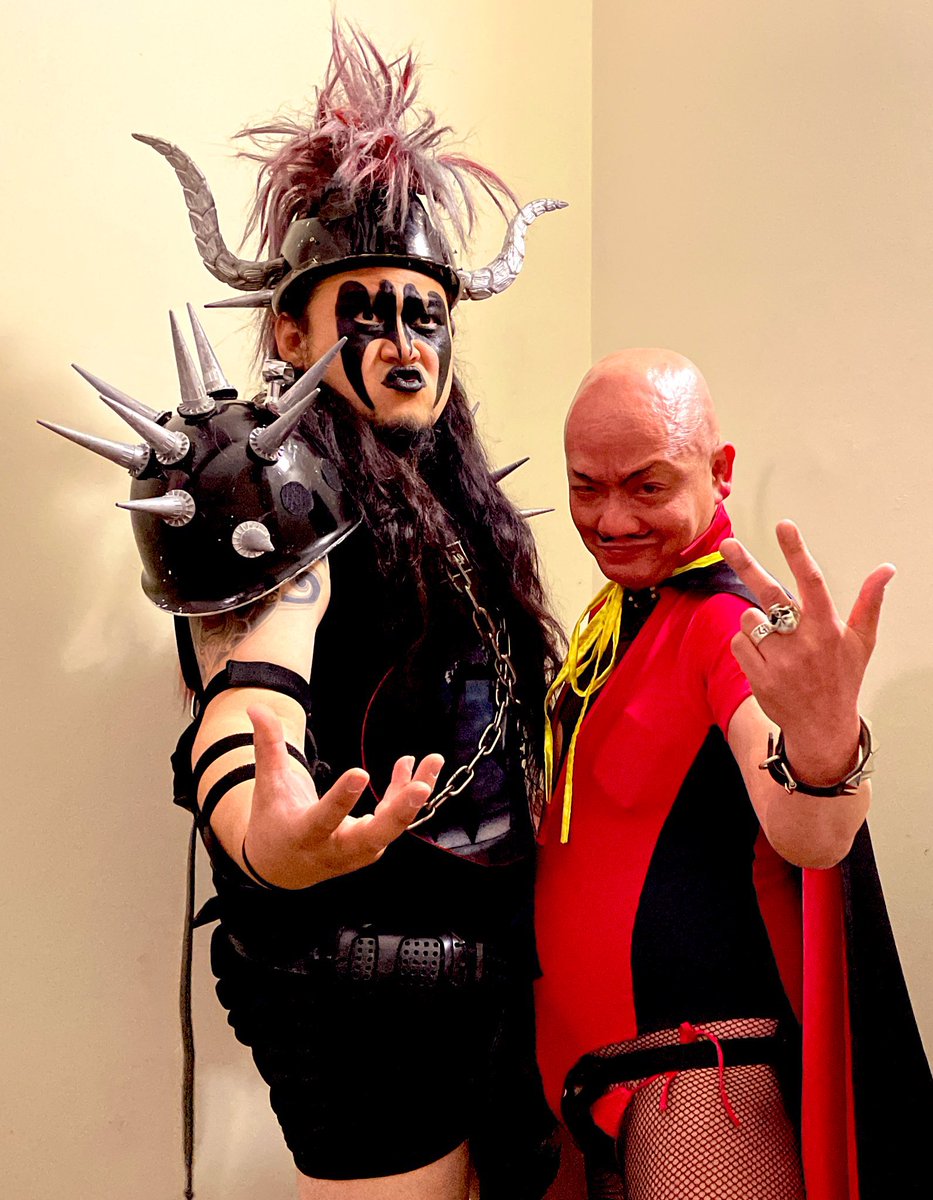 巨乳まんだら王国。＠教祖イコマノリユキ on Twitter: "RT @satrex: うちの教祖@kyoso01 とHELL DUMPサタン鈴木総帥@satansuzuki の2ショット ...