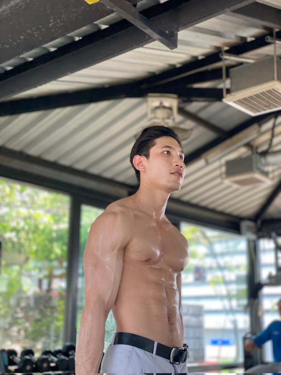 JayLe on Twitter: "มีความสุขทุกครั้ง ที่เห็นหุ่นตัวเอง มันภูมิใจ🥰"