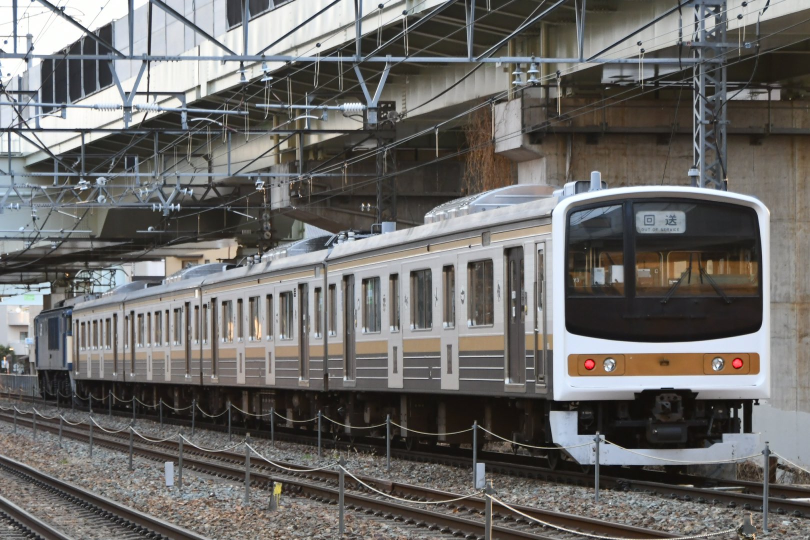 えぬ on Twitter: "205系600番台ヤマY3編成"いろは"の配給輸送が昨夜から本日にかけて小金井→長野間でありました。 牽引はEF64 1030【新潟】で後継のE131系導入に ...