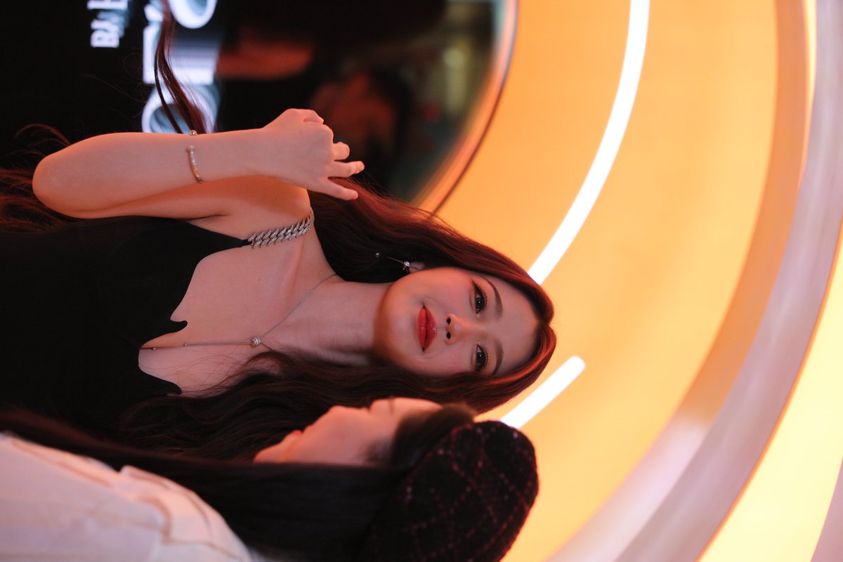 宇宙美女馆 on Twitter: "虞书欣低胸黑裙生图写真，CR2格式，妆容精致，肌肤纹理可见 [128P+3.46G] #明星写真 #明星生图 #生图 #明星 #虞书欣 No.mx426 ...