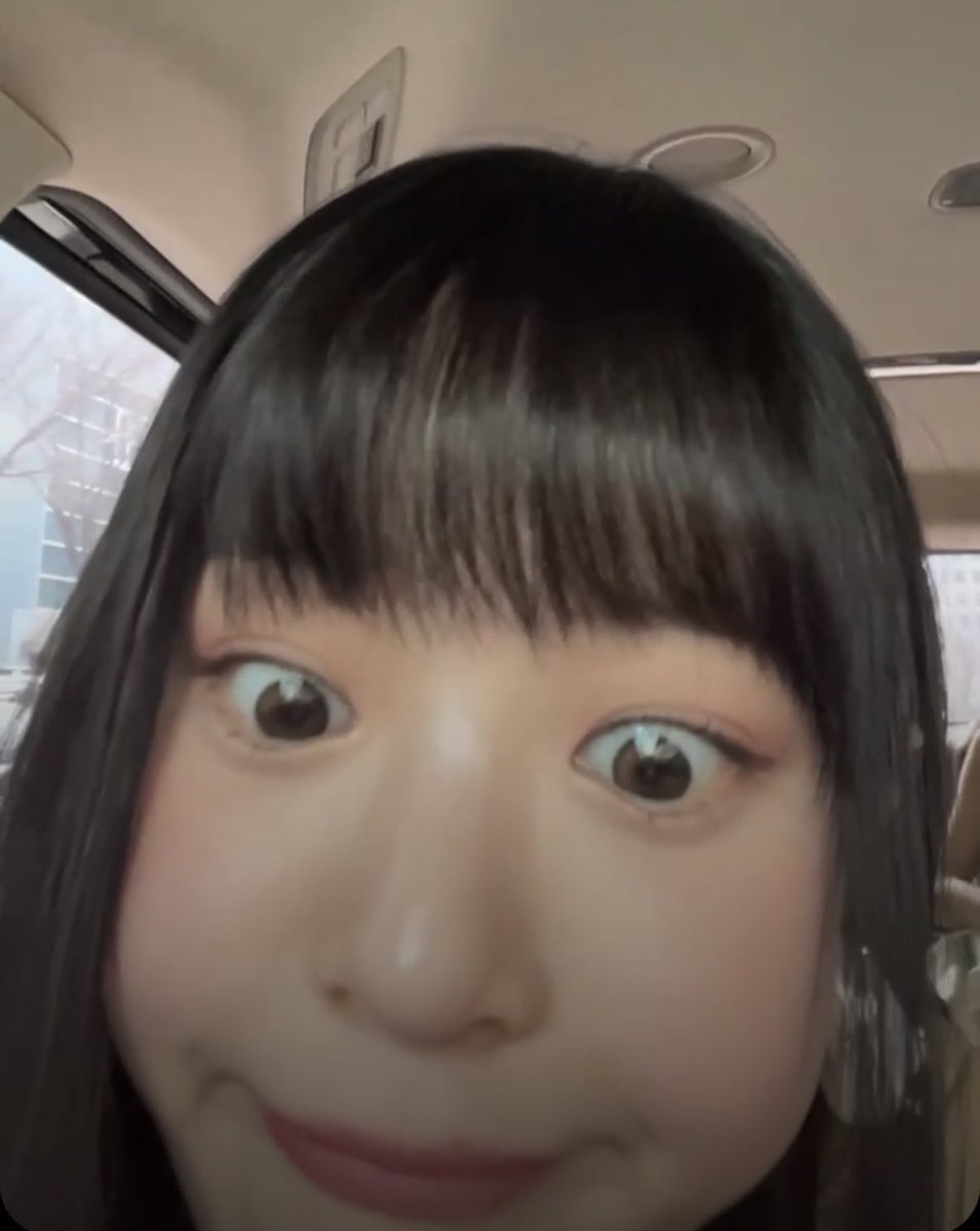 fiya ୨୧ on Twitter: "RT @newjeans_loop: Her meme face 😂 #뉴진스 #NewJeans #하니 #Hanni"