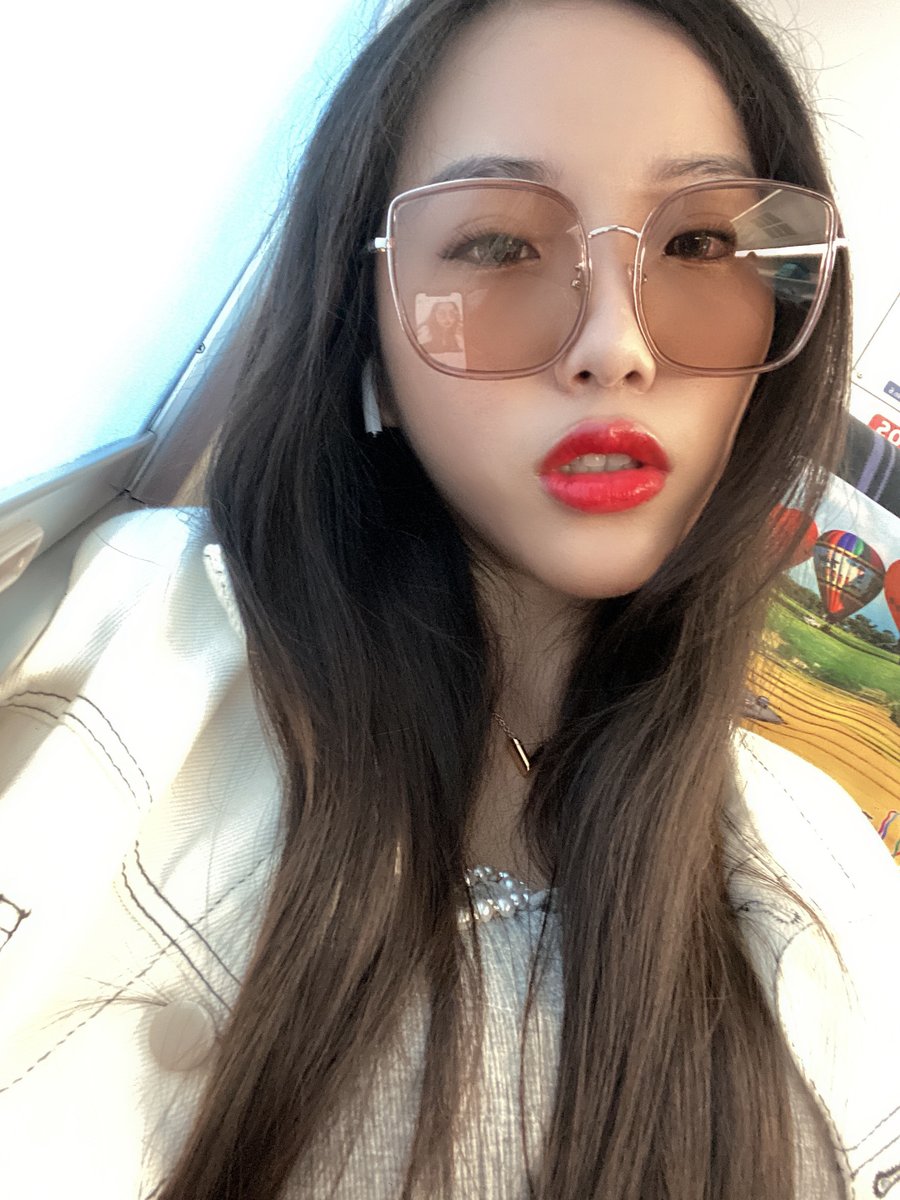 鄭米娜 On Twitter 知道有時候是為我好怕我有危險, 可是真的覺得太可怕了🥲 為什麼要在我上班地方附近一直徘徊繞, 喜歡我想跟我