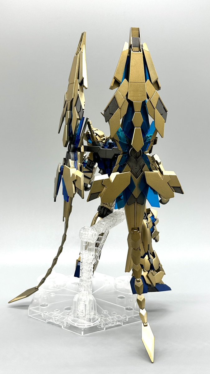 Nerima Base ガンプラ部 on Twitter: "フェネクス全塗装完成。時間かかりましたがいい感じのゴールドに仕上がりました。アームドアーマーがデカくて自立しないぞ（笑 ...