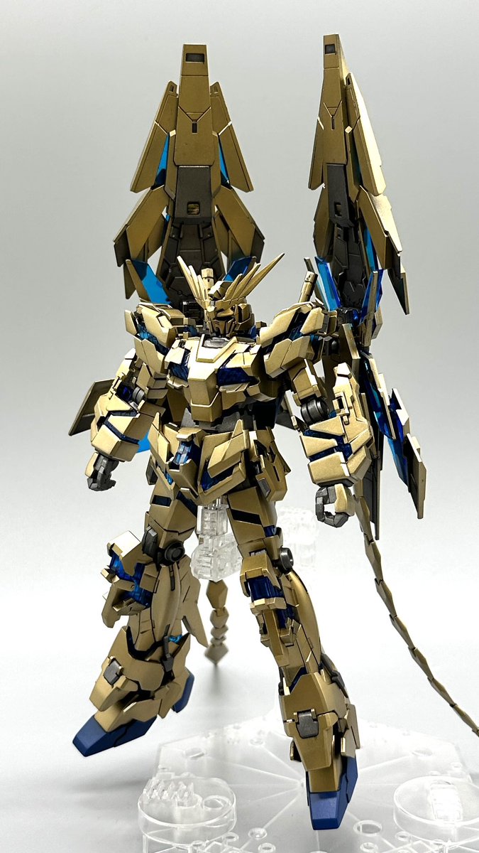 Nerima Base ガンプラ部 on Twitter: "フェネクス全塗装完成。時間かかりましたがいい感じのゴールドに仕上がりました。アームドアーマーがデカくて自立しないぞ（笑 ...