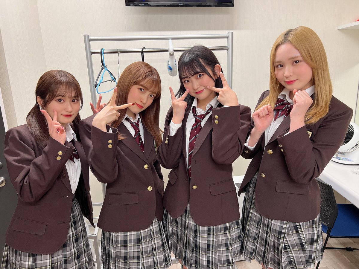 FuMengning on Twitter: "RT @hkt48_official_: 福岡吉本 ︎HKT48 『SHUFFLE FUKUOKA』 この後、20:00開演です！ 現地に来れ ...