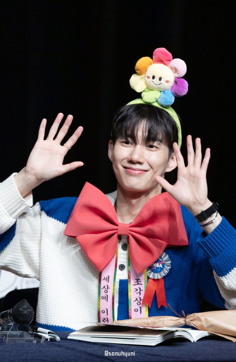 안드레아 배꾸 on Twitter: "#손우현 #sonwoohyeon 230325 손우현 위드뮤 팬싸 https://bit.ly/40GxZAi https://bit.ly ...