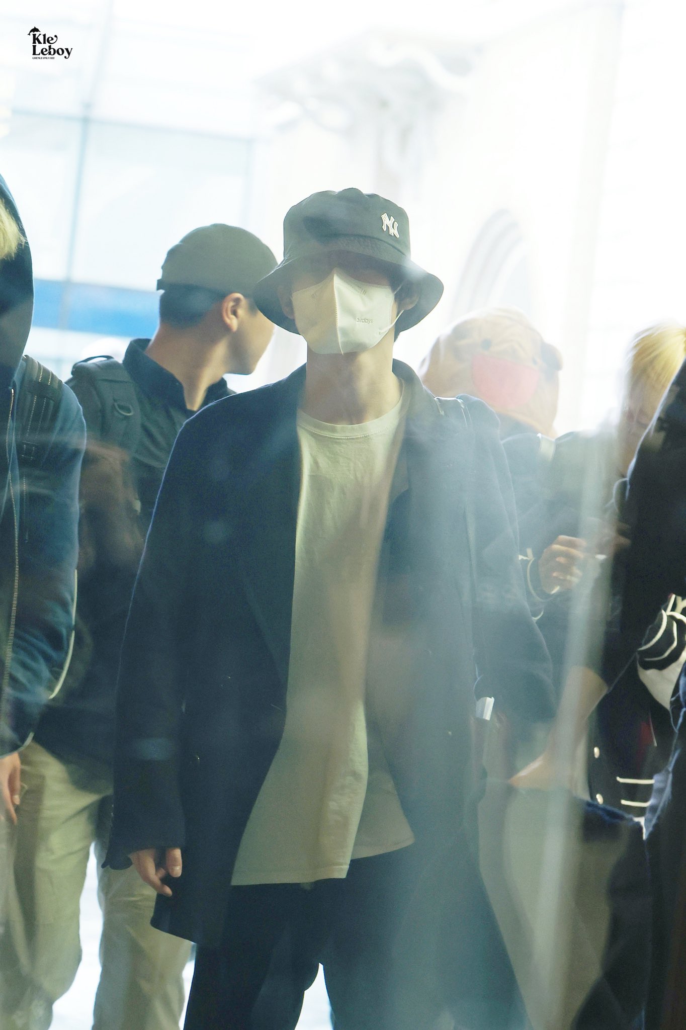 K1e_Leboy on Twitter: "230329 London Departure #CHENLE #천러 #钟辰乐 #辰乐 #NCT #NCTDREAM https://t.co ...