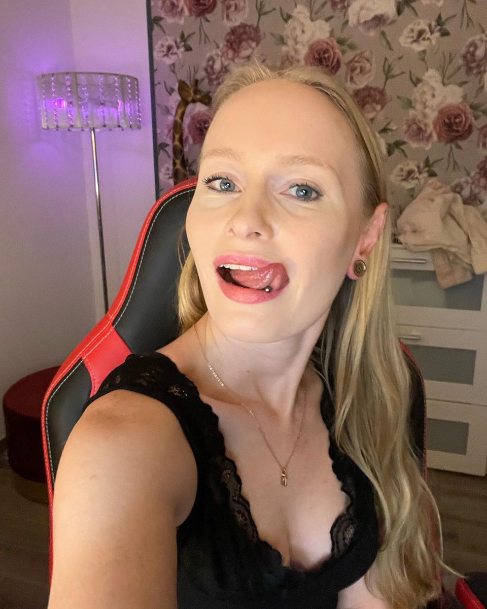 Vika Models on Twitter: "Act like a Lady, think like a Boss https://tinyurl.com/emmawolfmdh"