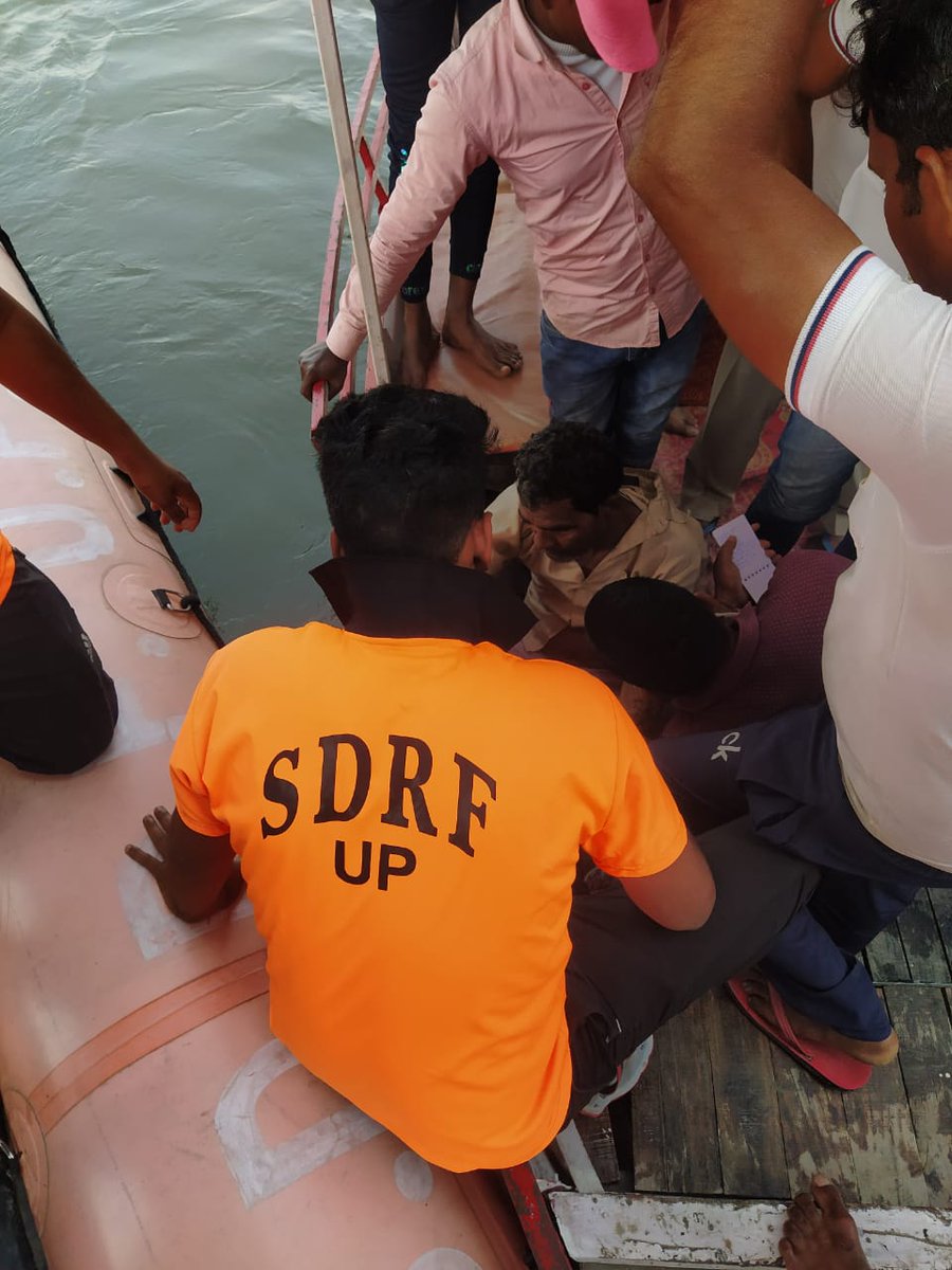 UP POLICE on Twitter: "RT @sdrf_up: #अयोध्या, नया घाट सरयू नदी में डूब रहे व्यक्ति (निवासी ...