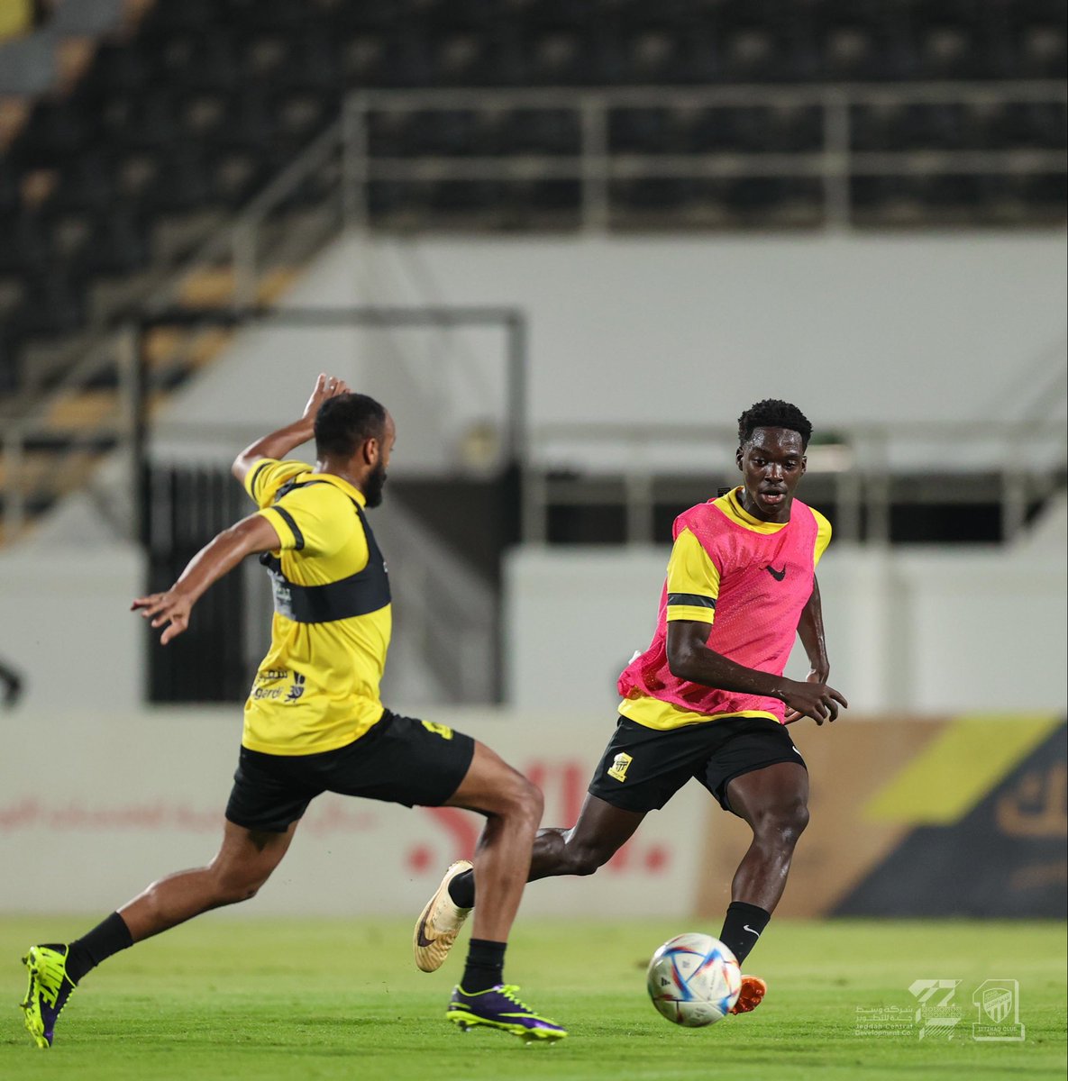 Ittiaziz On Twitter مشاركة مهاجم ناشئين الاتحاد طلال حاجي 16 سنه في تدريبات الفريق الاول
