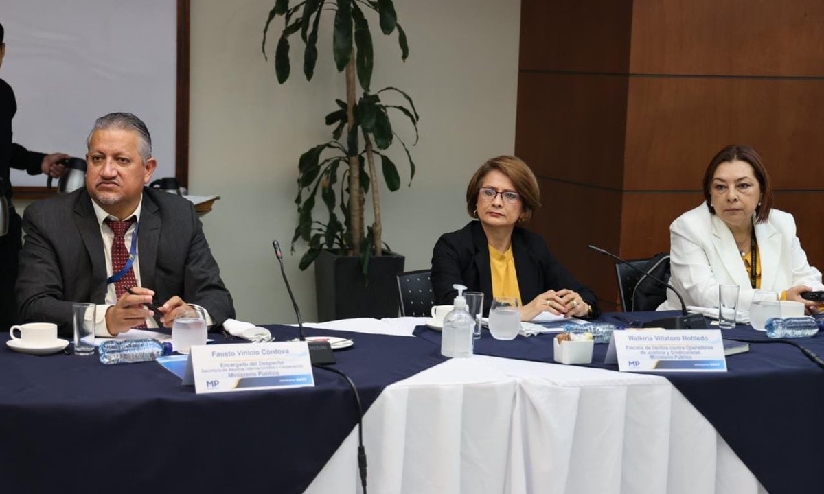 MP de Guatemala on Twitter: "En la reunión también participa el Ministro de Trabajo y Previsión ...