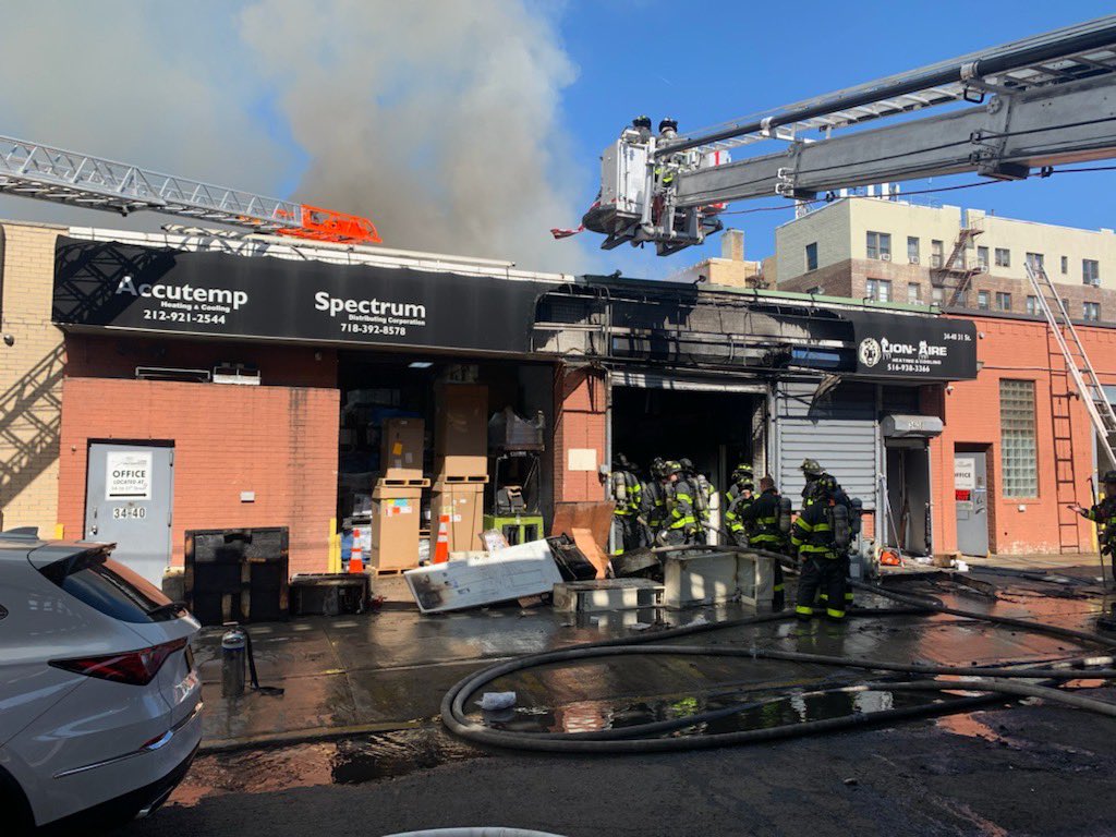 Fdny On Twitter Fdny Units Are Currently Operating At A 2 Alarm Fire