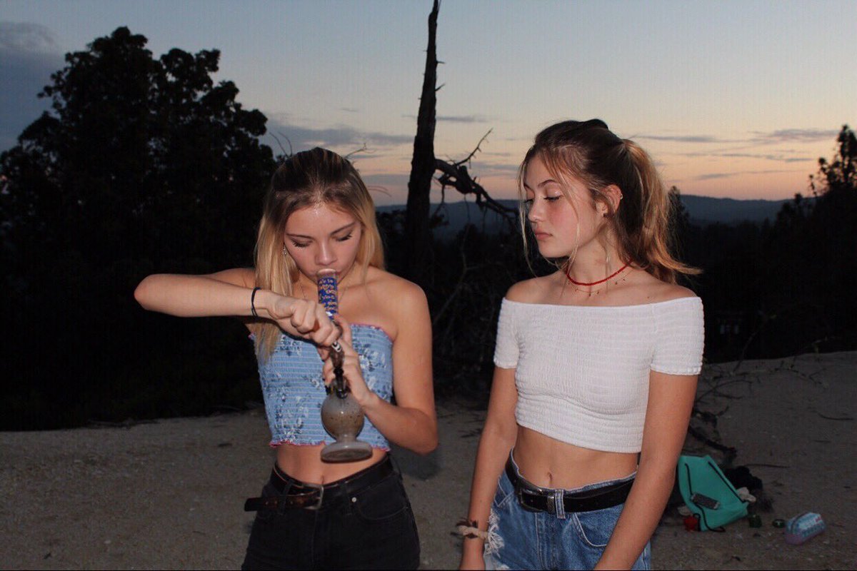 Bee on Twitter: "My “vibe” was just unhinged and unsupervised, I was also blonde."