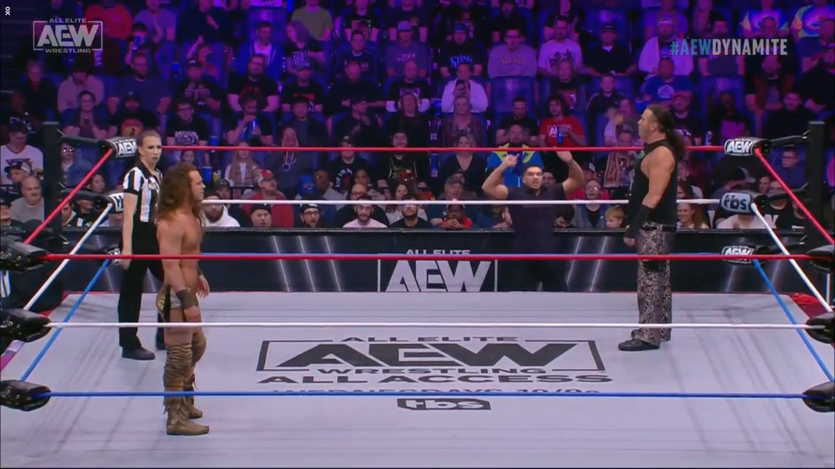 I love the red, white, and blue ropes in AEW : r/SquaredCircle