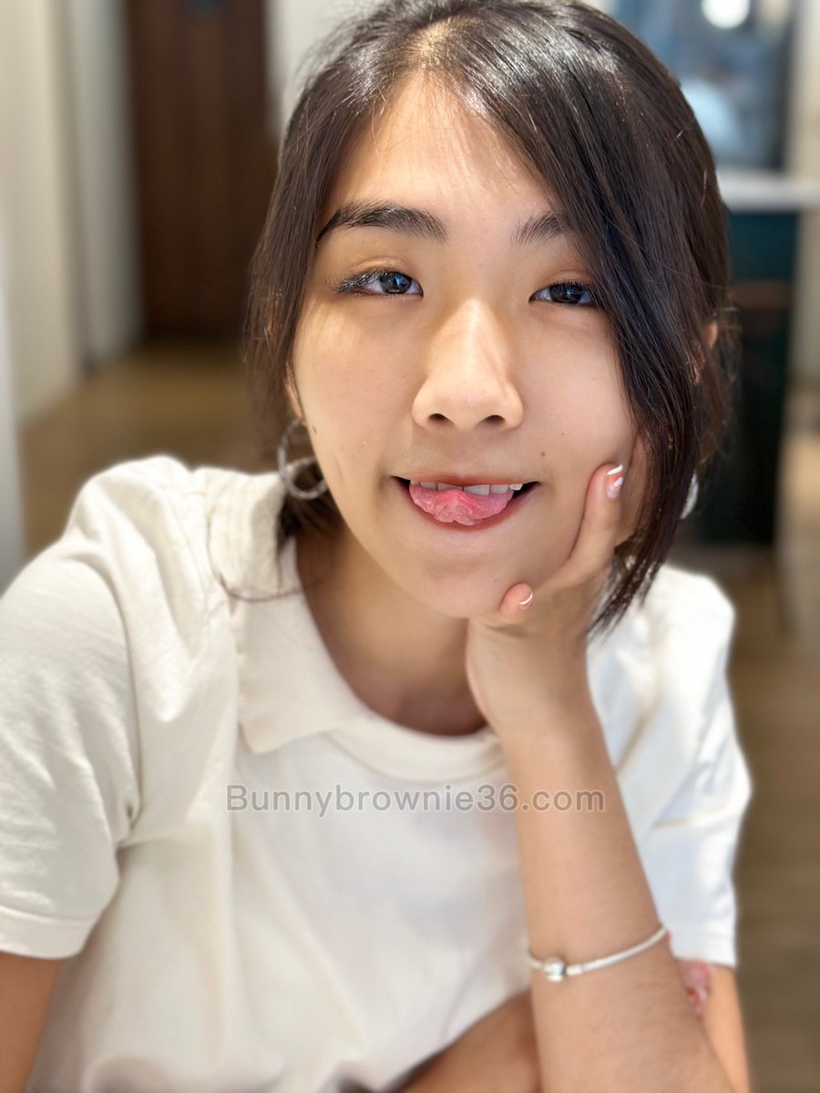 嘿尼🐰Bunni on Twitter: "Am I your type?🥰"