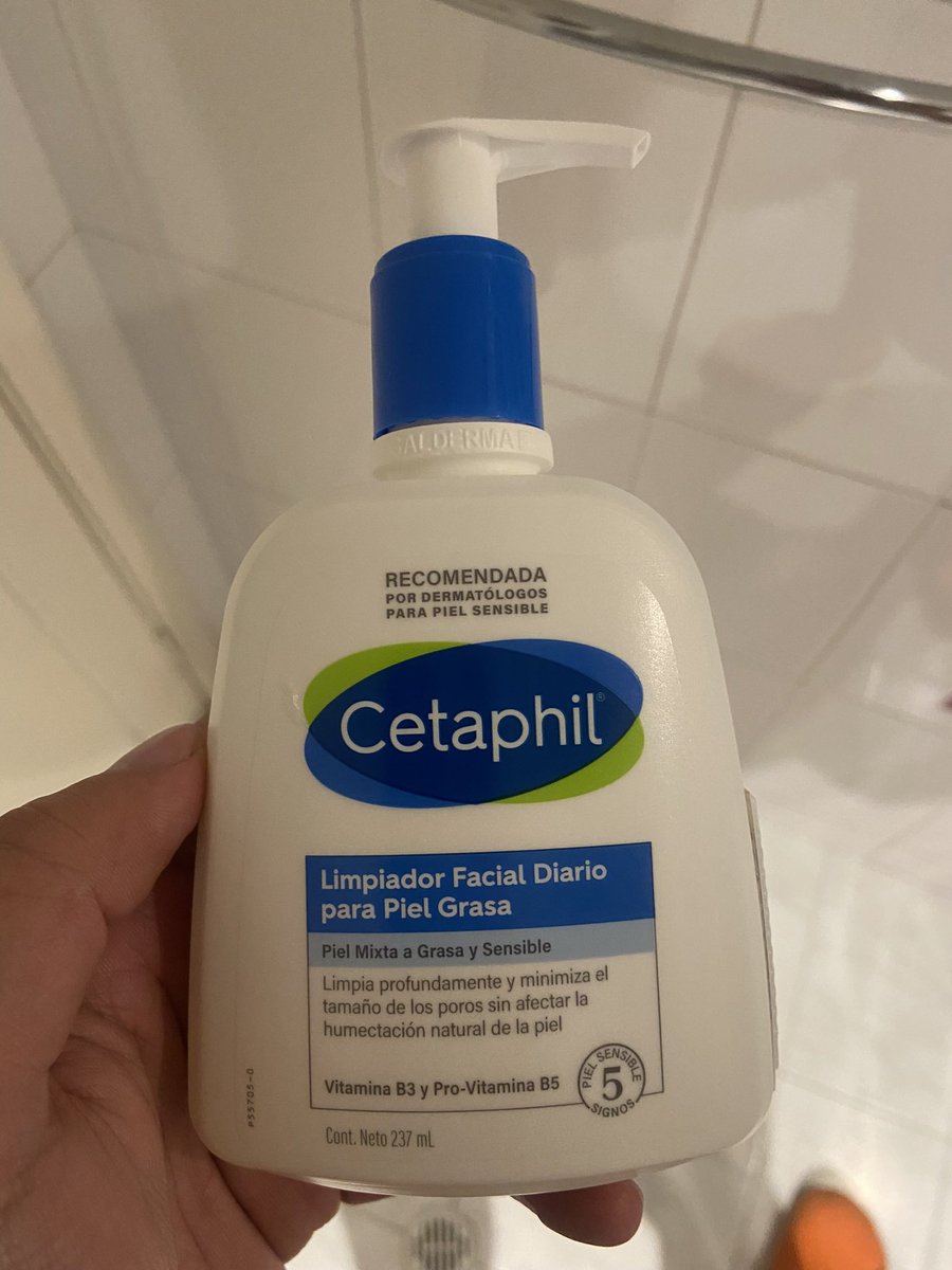 Chami Flowers on Twitter: "Pana lavarse la cara es caro"