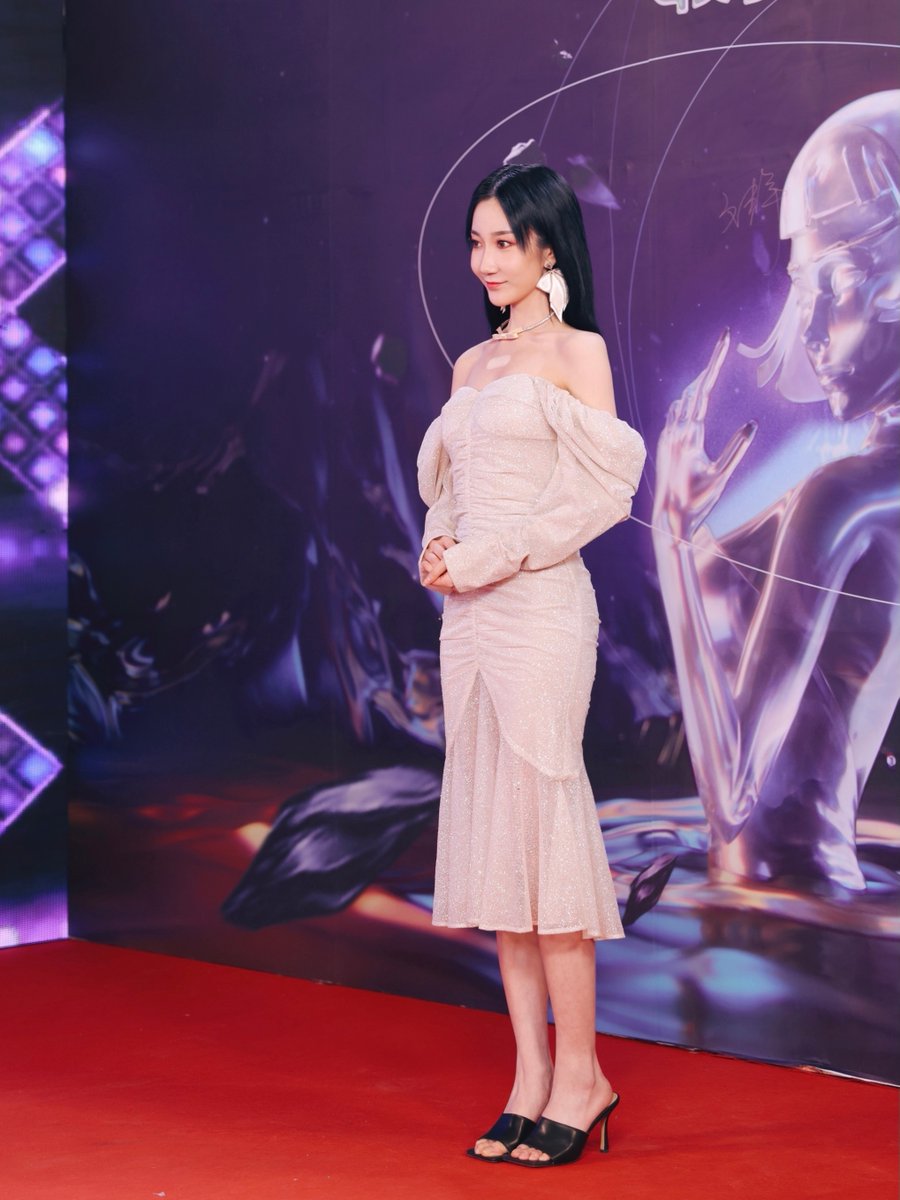 女明星取图美腿美腳👠🦶 on Twitter: "B44-乃.WAN 47P 127M #明星 #生图 #舒服 #盯榨 https://fageka.net/i/6103045581"