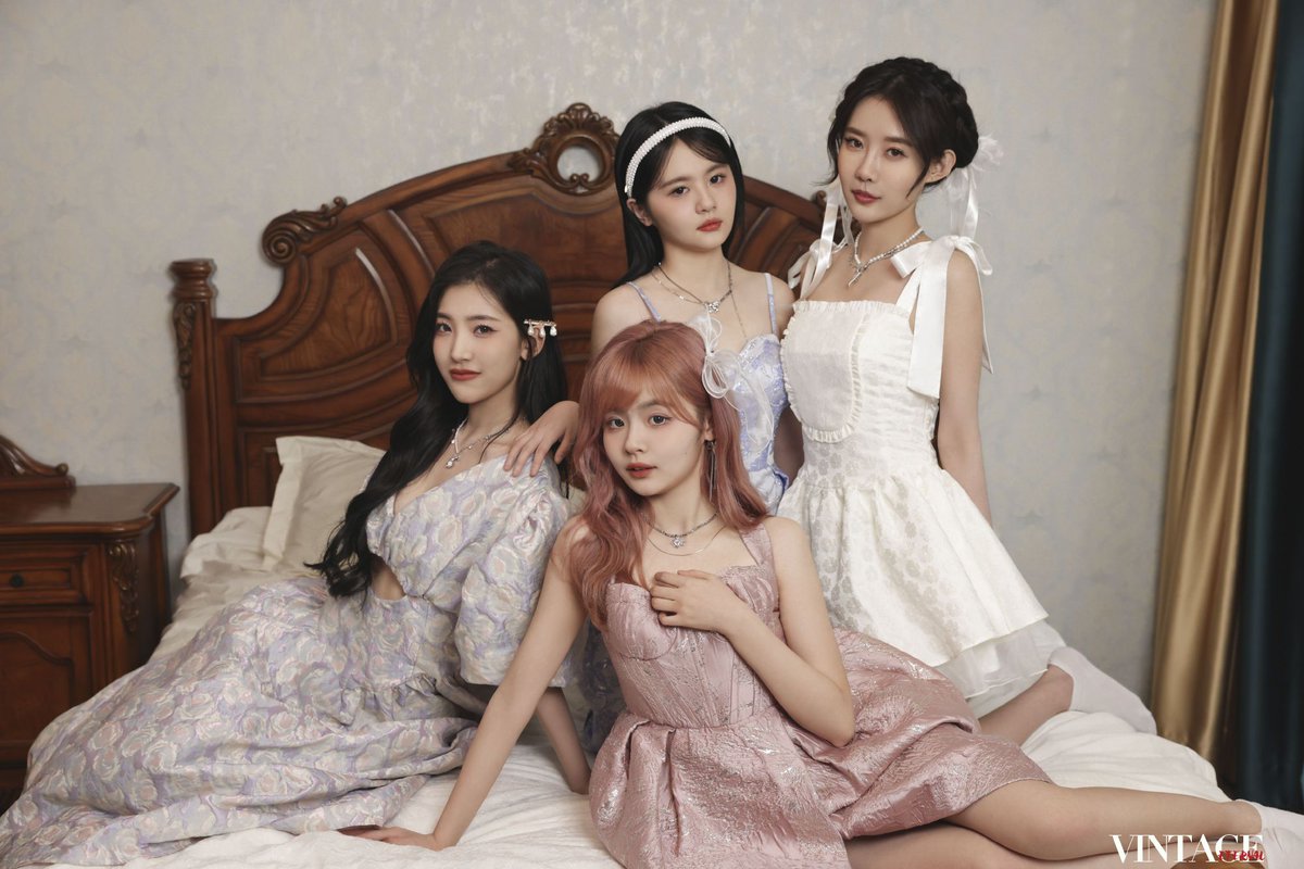 SNH48 Today on Twitter: "Twins Huang YiCi and Huang XuanQi with Sun XiaoYan and Zhang ZhiJie of ...