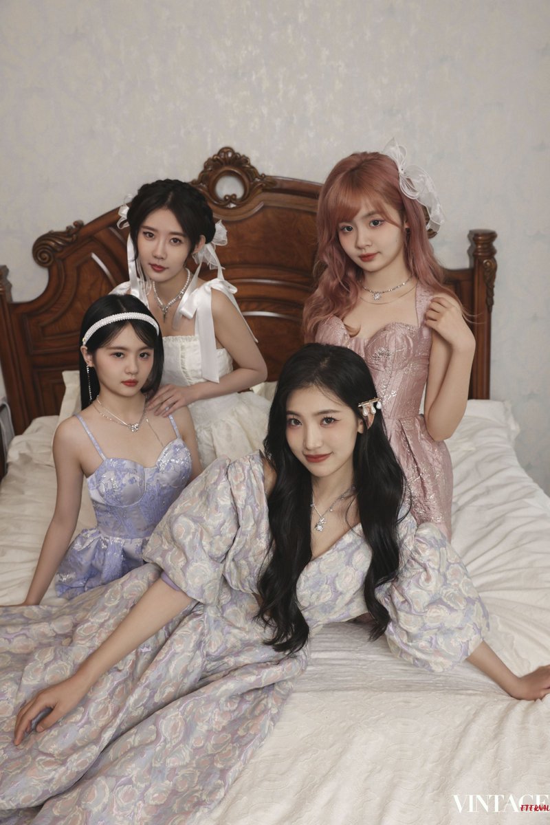 SNH48 Today on Twitter: "Twins Huang YiCi and Huang XuanQi with Sun XiaoYan and Zhang ZhiJie of ...