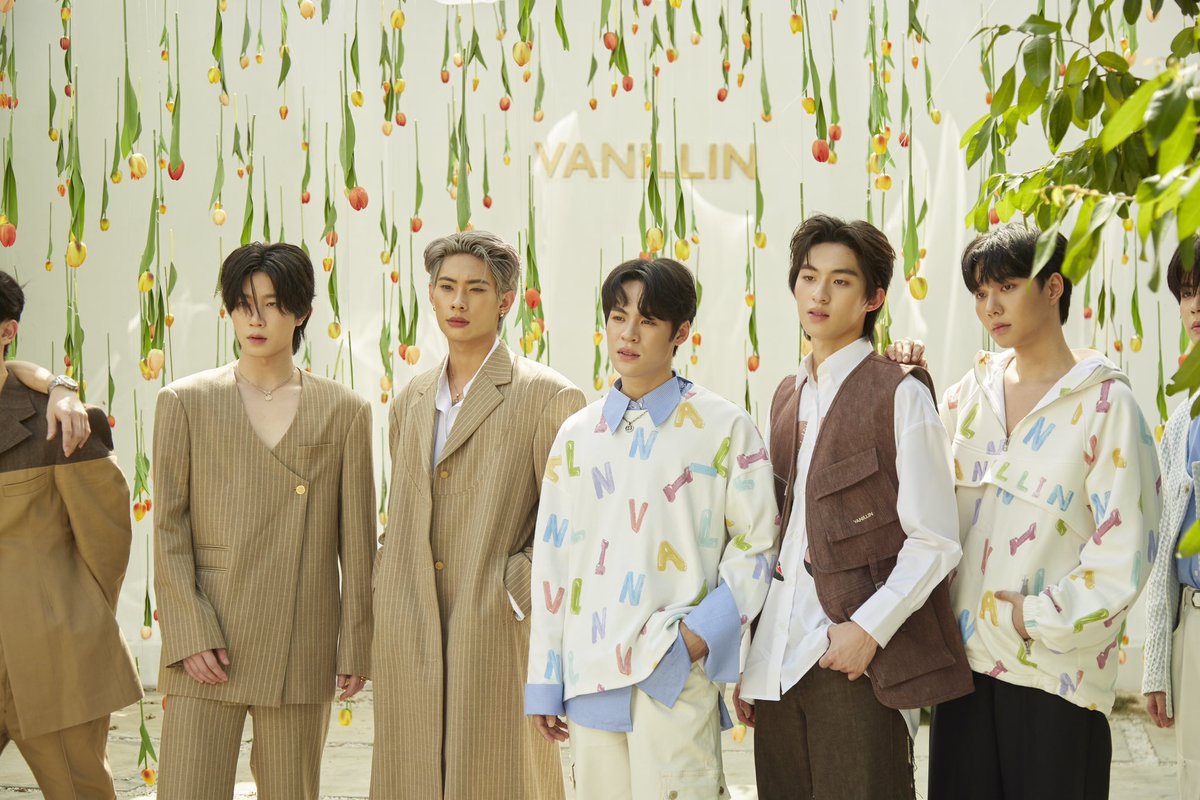 TUTOR TOGETHER on Twitter: "𝐕𝐀𝐍𝐈𝐋𝐋𝐈𝐍 𝐒𝐏𝐑𝐈𝐍𝐆 𝐒𝐔𝐌𝐌𝐄𝐑 𝟐𝟎𝟐𝟑 𝐅𝐀𝐒𝐇𝐈𝐎𝐍 𝐒𝐇𝐎𝐖 🔗 https://drive.google.com ...