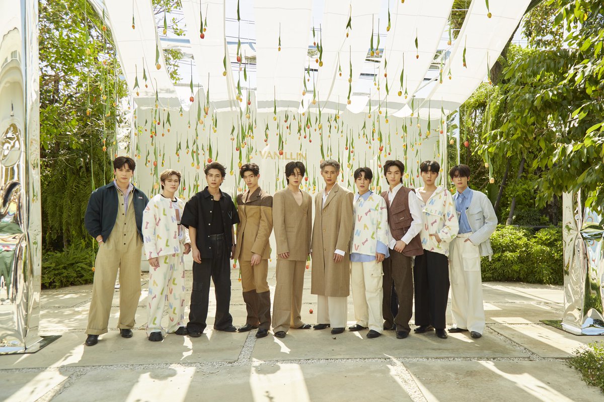 TUTOR TOGETHER on Twitter: "𝐕𝐀𝐍𝐈𝐋𝐋𝐈𝐍 𝐒𝐏𝐑𝐈𝐍𝐆 𝐒𝐔𝐌𝐌𝐄𝐑 𝟐𝟎𝟐𝟑 𝐅𝐀𝐒𝐇𝐈𝐎𝐍 𝐒𝐇𝐎𝐖 🔗 https://drive.google.com ...