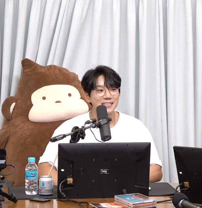 official_YAOKI on Twitter: "황치열 "신곡 '그런 사랑은 없어', 벚꽃 떨어질 때 듣는 슬픈 발라드" (컬투쇼) https://t.co ...