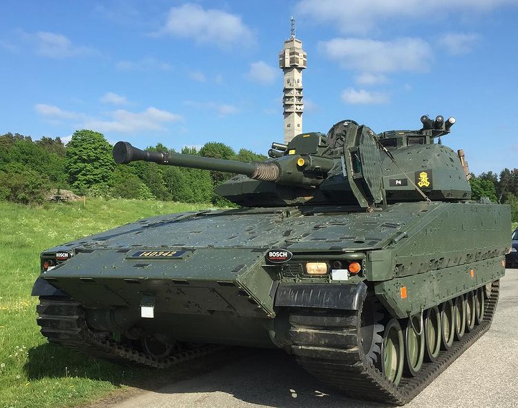 マクナイト@新米VRChatter on Twitter: "RT @ronkainen7k15: A rare CV90 variant, the Swedish CV9040C ...