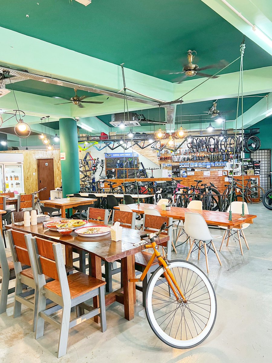 Cyberjaya Info on Twitter: "Interior Cyclo Bike Cafe dengan konsep kampung traditional, luas dan ...