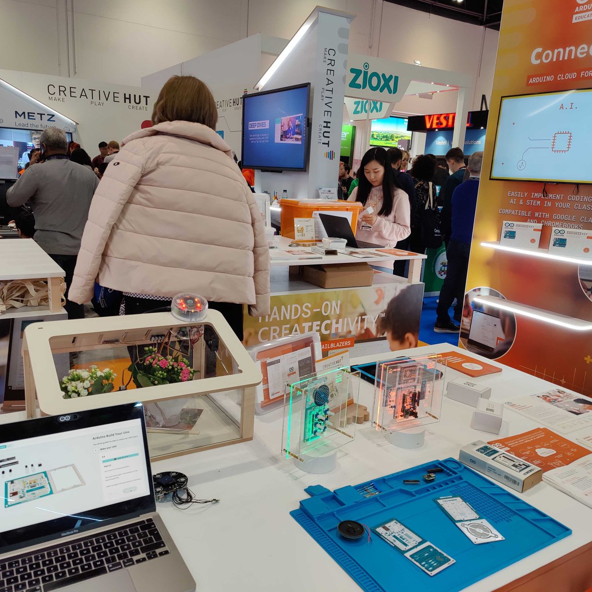Arduino on Twitter: "It's day two of #Bett2023 and we're showing how Arduino Education can ...