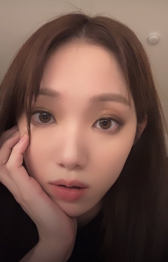 K-Drama Menfess on Twitter: "•kdm• cantik banget cewek aku:("