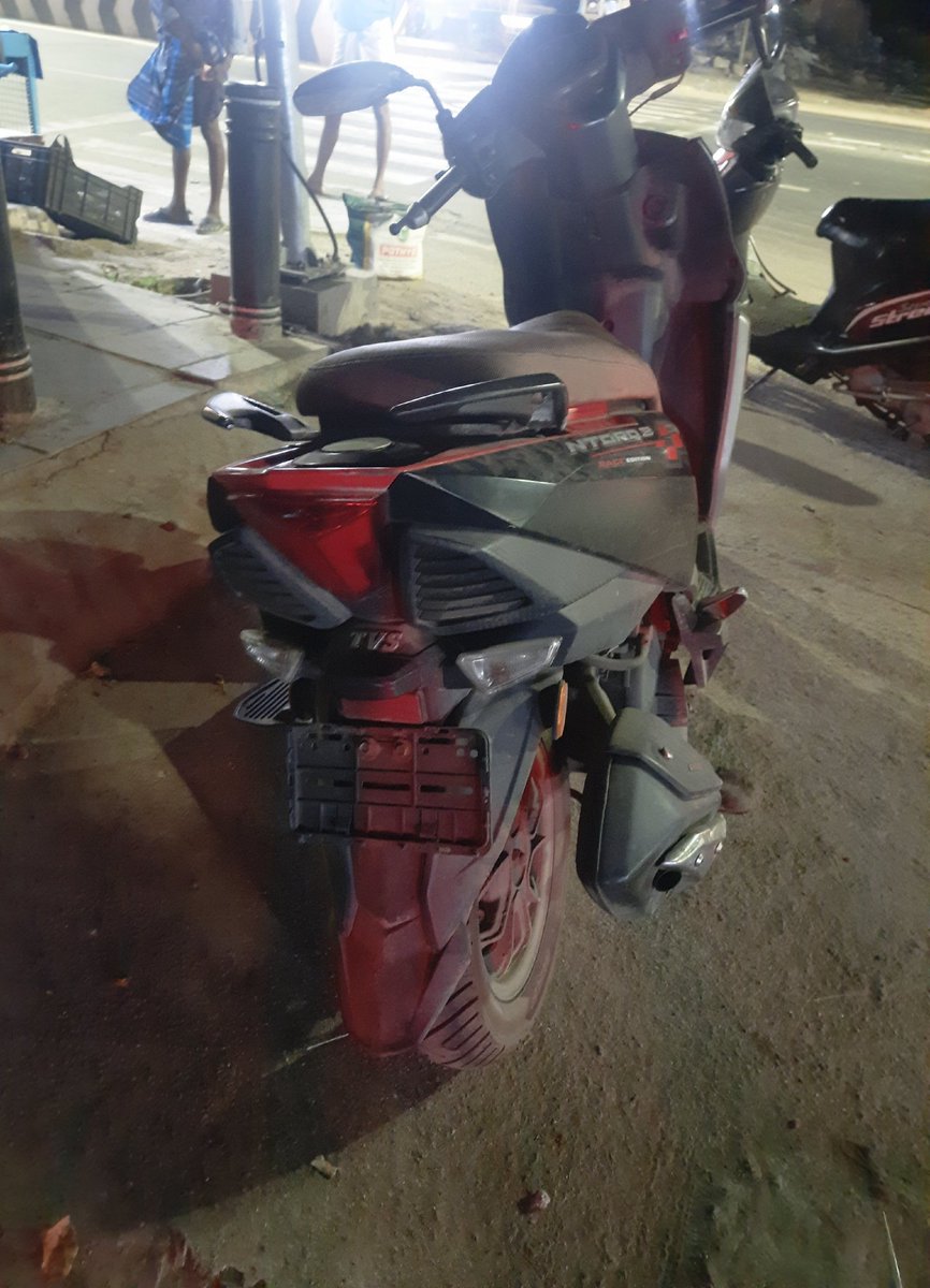 TW// stalking Long thread: Left from my friend's place around 9-9:15 ...