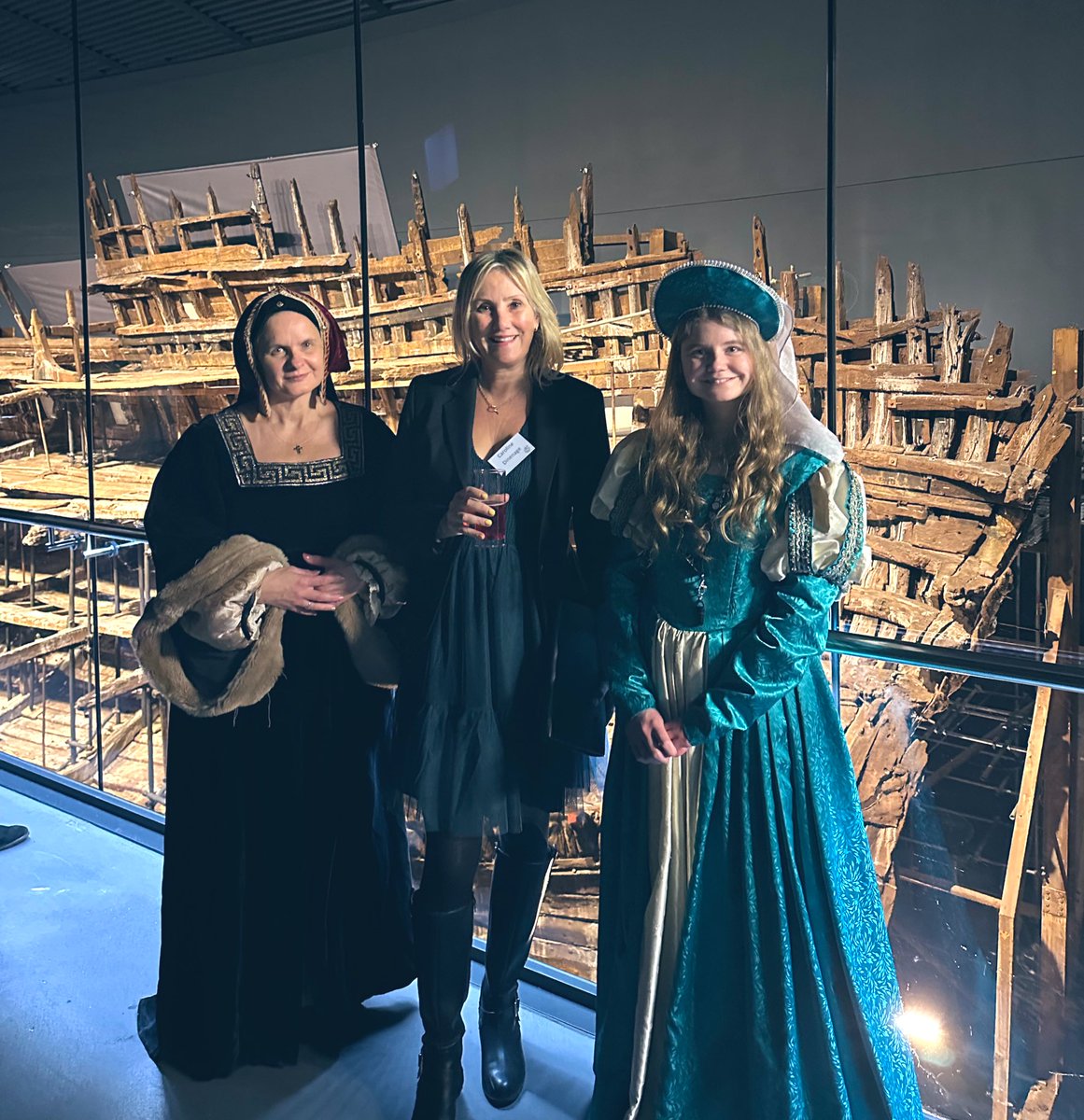 Caroline Dinenage on Twitter: "Fantastic launch of the new 4D experience ‘Dive the Mary Rose’ at ...