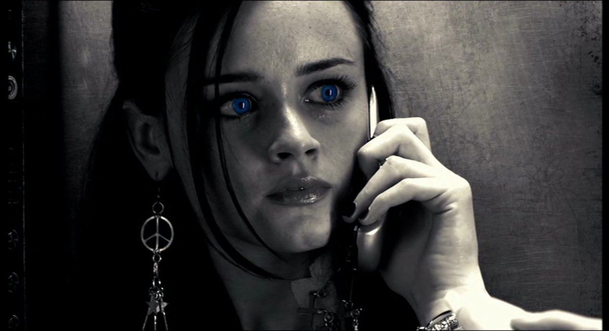 Un Cinéfago Cualquiera 🇪🇦 🎞 🎬 🎮 on Twitter: ""Sin City" cumple 18 años, me sigue pareciendo una ...