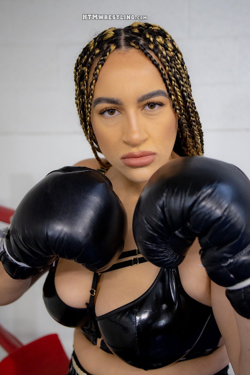 Female Muscle Fan On Twitter Rt Htmboxing Awesome Pic Of The