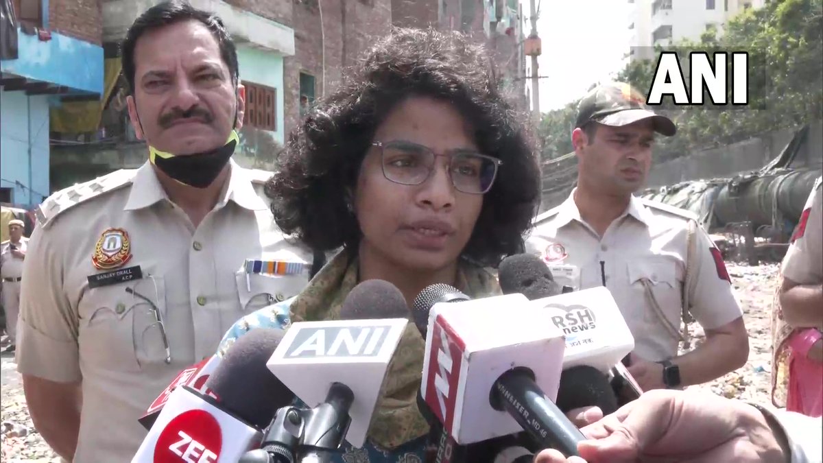 ANI on Twitter: "Six people including a toddler died & two people are critical due to ...