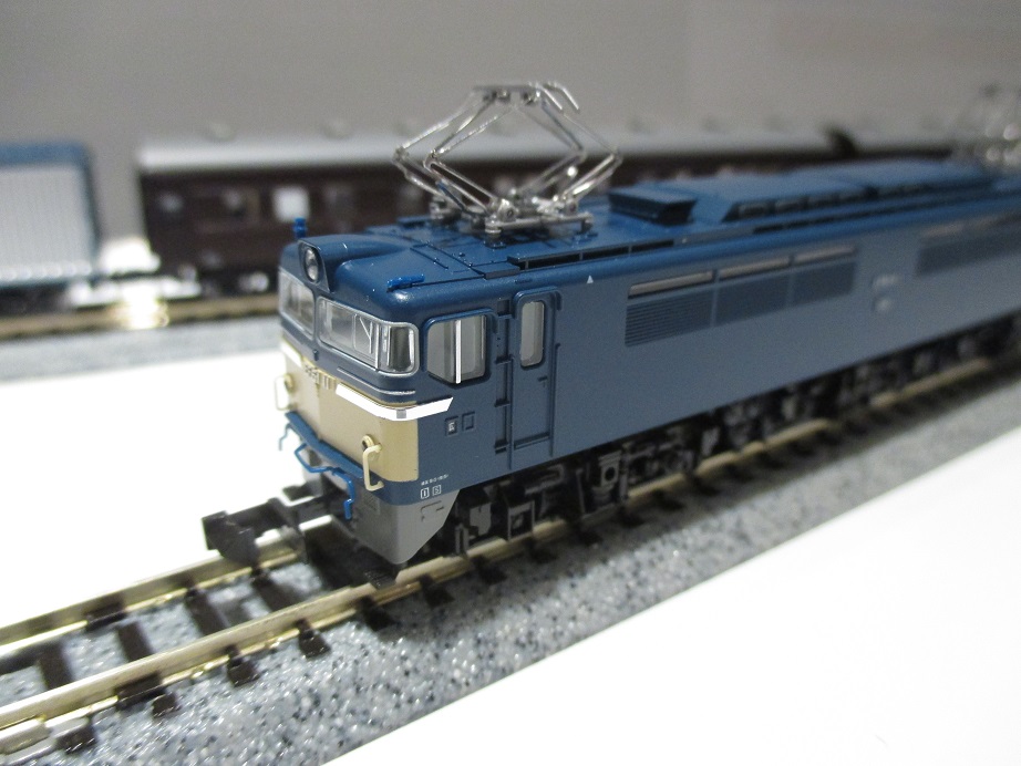 KATO京都駅店 on Twitter: "【EF61+急荷31レ】 編成はEF61 11+マニ37-ワキ8000-ワキ8000-マニ61-マニ60-マニ36‐マニ36-オユ12-オユ11 ...