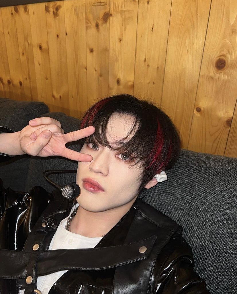 chenle pics on Twitter: "230331 #CHENLE instagram update "Thank you PARIS!!!!!!! Merci 🔥🔥 ️ ️ ...