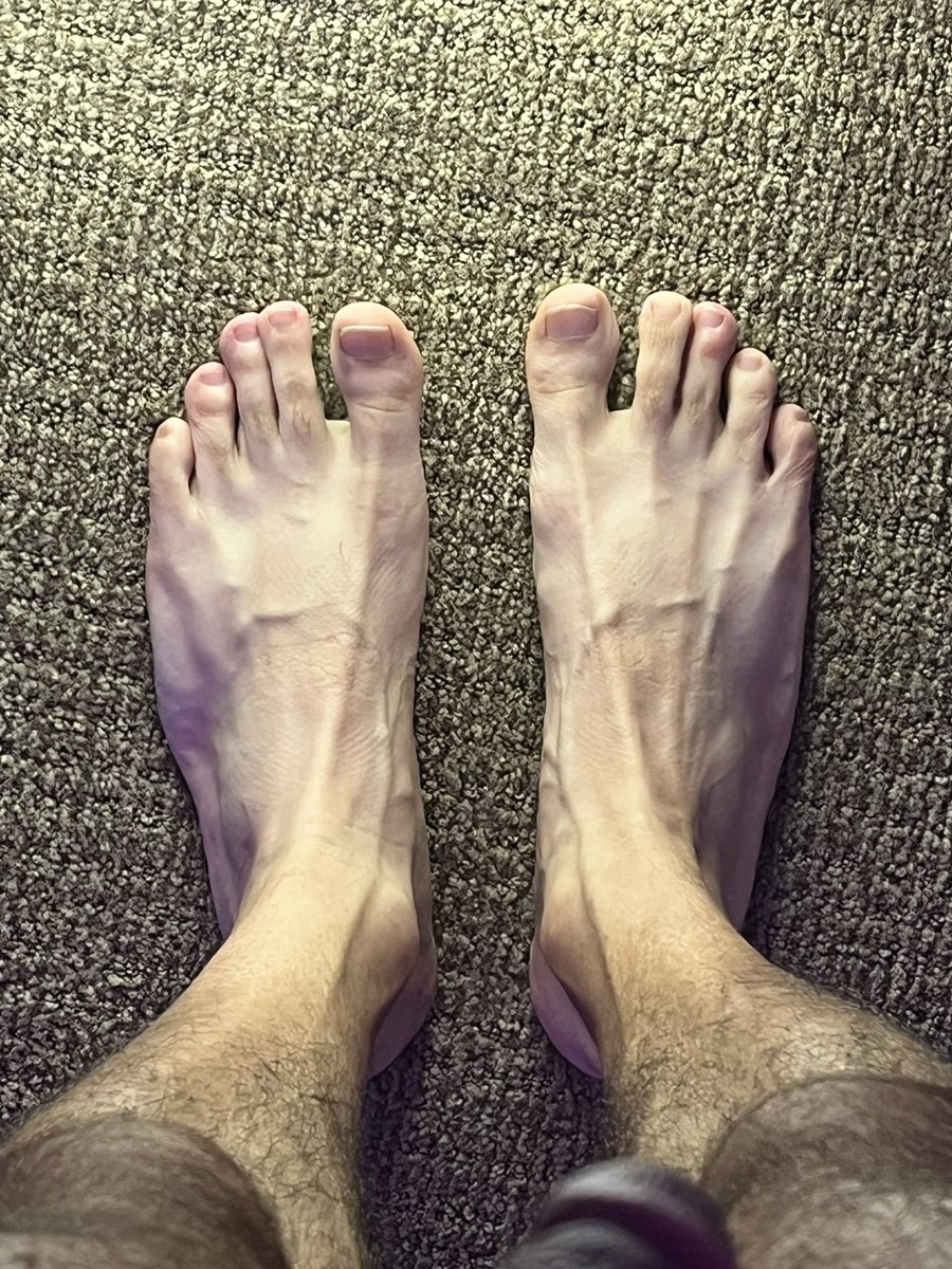 Califitguy 7k On Twitter Sweaty Gym Feet Want A Taste 🥵