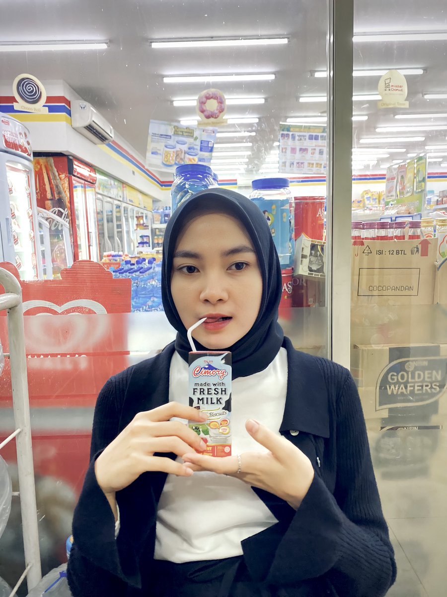 Olliff on Twitter: "Best milk ever is Cimory Biscuits 😭"