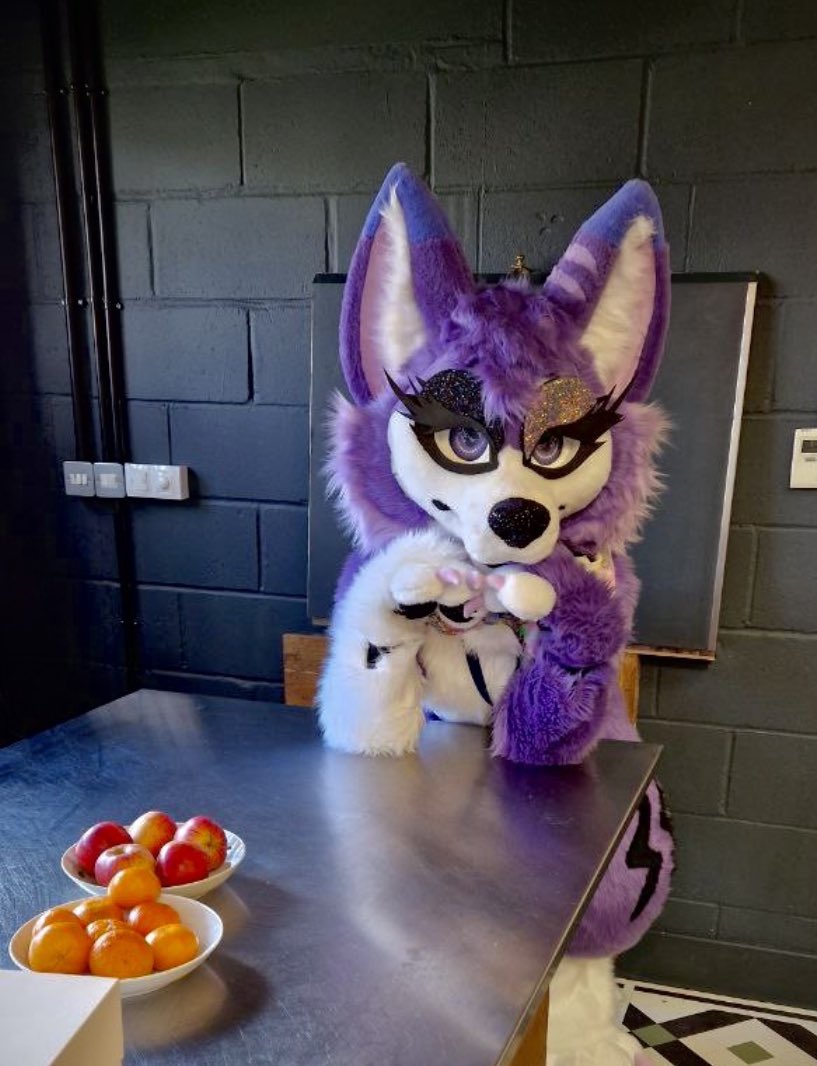 Cotton Delight 💟 🔜Cfz23 on Twitter: "So…. You come here often?? Happy #FursuitFriday I hope ...