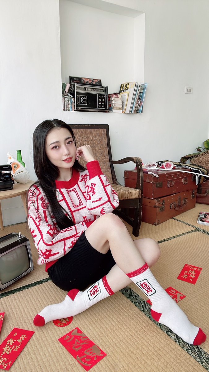 夏暮光 on Twitter: "想碰什麼，胡什麼 都在我的身上自己拿 https://lin.ee/Cn1XjF9"