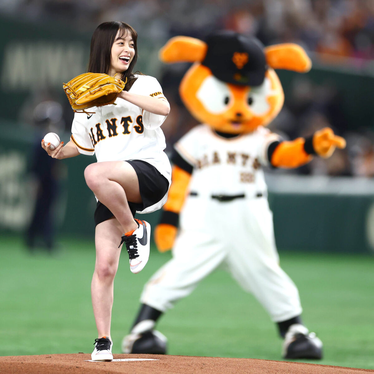 vitaminJP on Twitter: "RT @hochi_enta: 橋本環奈 巨人開幕戦で始球式に反省も「熱量に感動しました」戸郷からフォーム教わる https://hochi ...